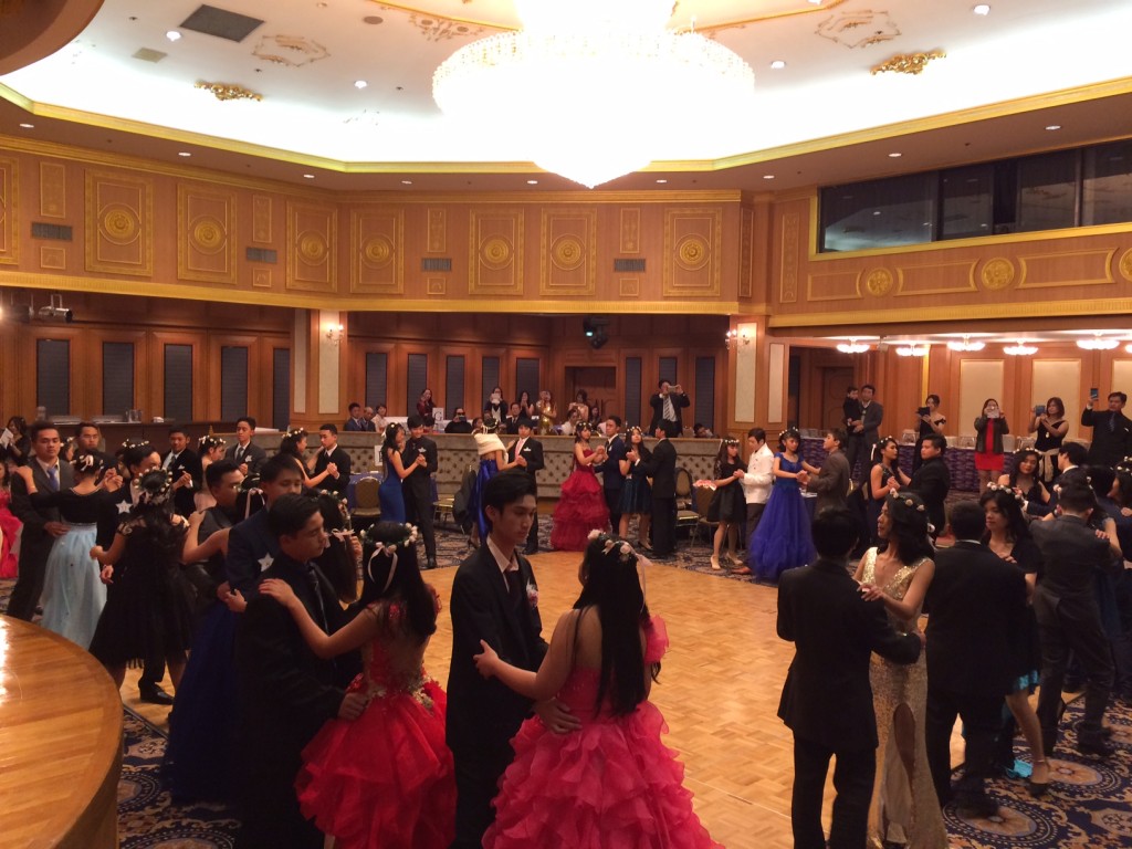 【報告】PROM NIGHT PARTY（2、若者のダンス） - 特定非営利活動法人フィリピノナガイサ